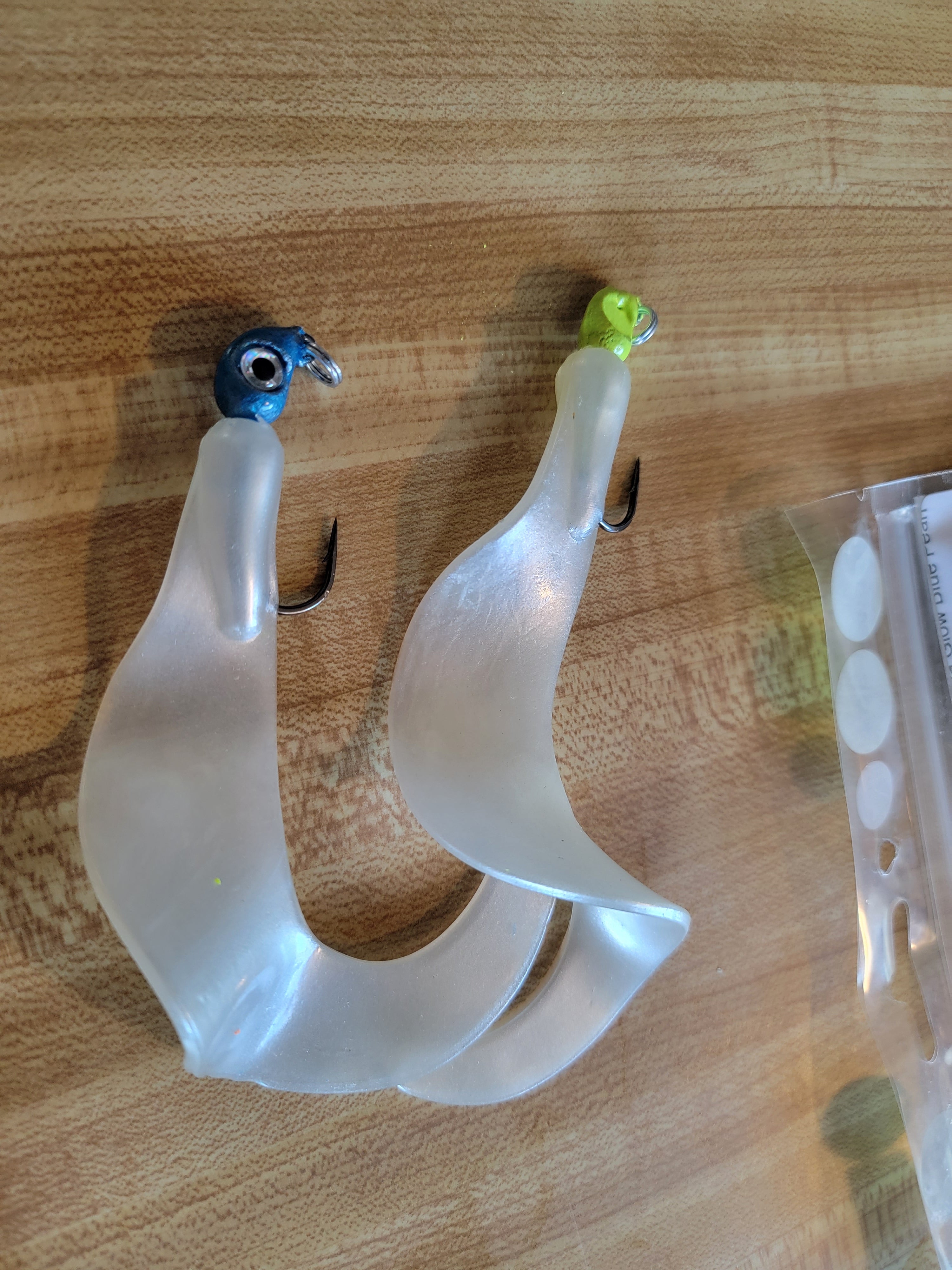 Curly Wilson "MEGA GLOW" Pearl w/ Chartreuse & Blue Head – Giro Custom ...