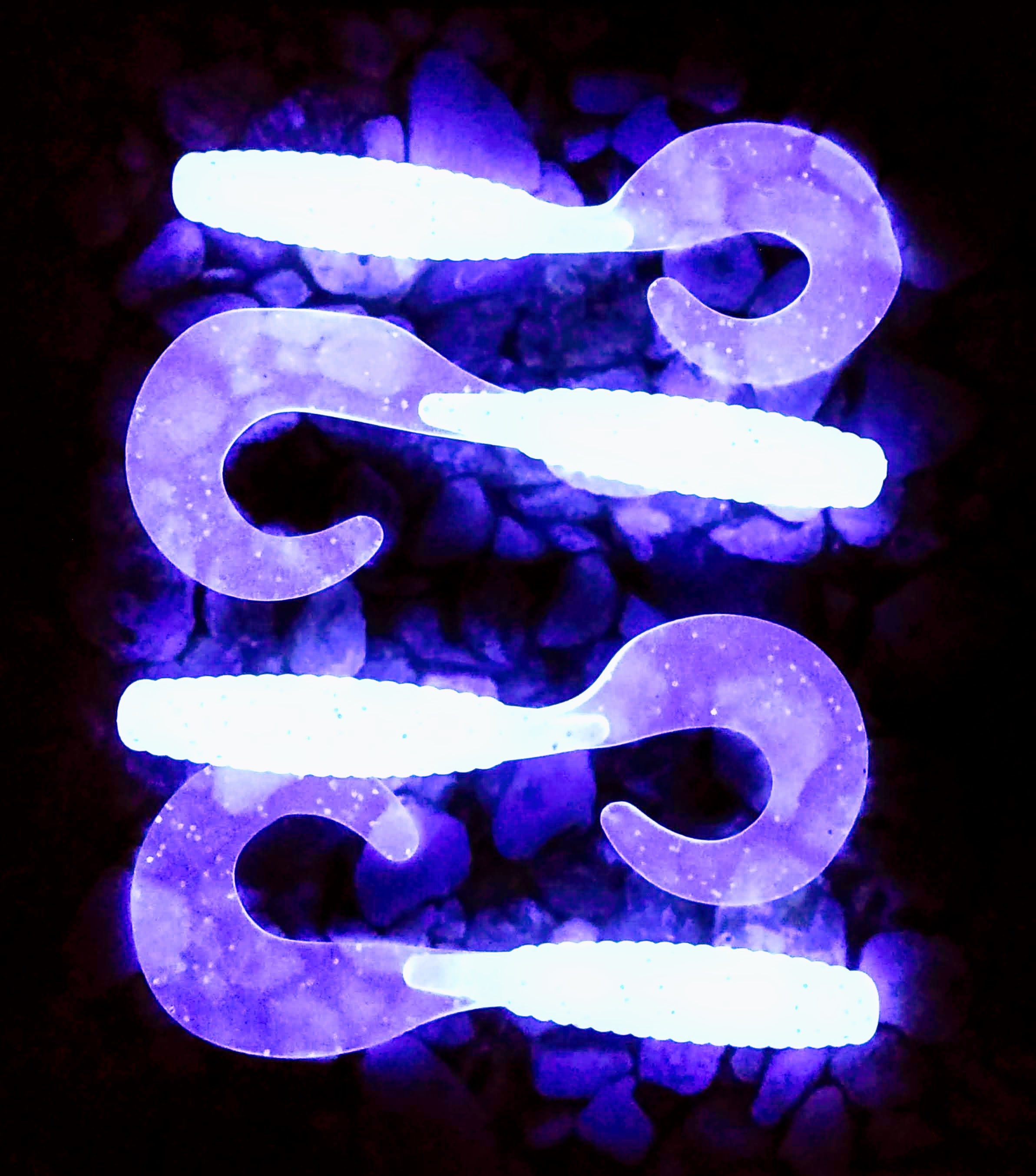 7" Nuclear GLOW Pacific Blue Grub – Giro Custom Lures
